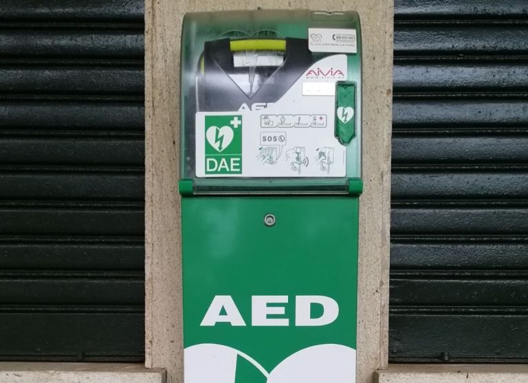 Zoagli: si inaugura il nuovo defibrillatore - Piazza Levante